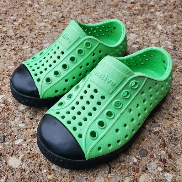 Native | Shoes | Native Jefferson Green Black Water Shoes Baby 5 Holes ...